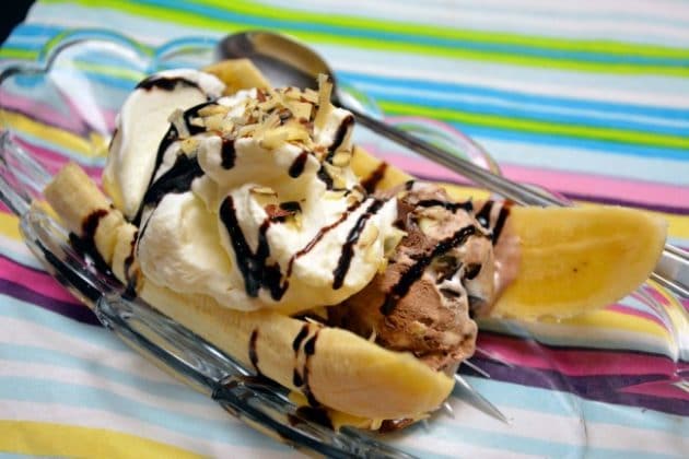 Bananasplit opskrift - Danmarks lækreste bananret på 5 minutter!